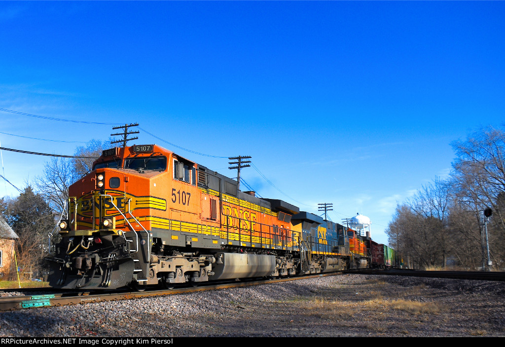 BNSF 5107 CSX 5500 "Spirit of Cincinnati" BNSF 4879